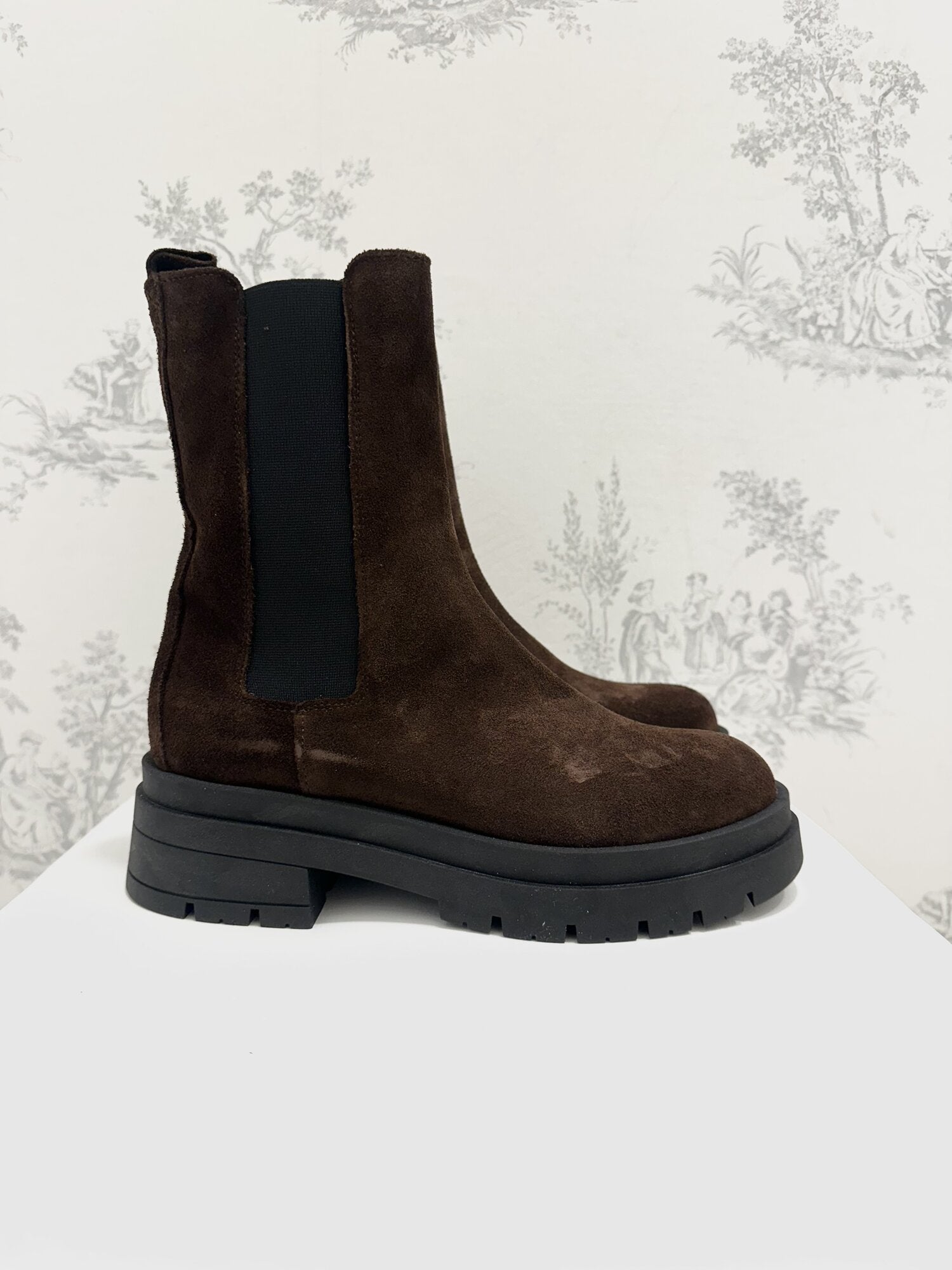 Stivaletto Chelsea Crosta Moro - Ovyé – Cherie Boutique MC